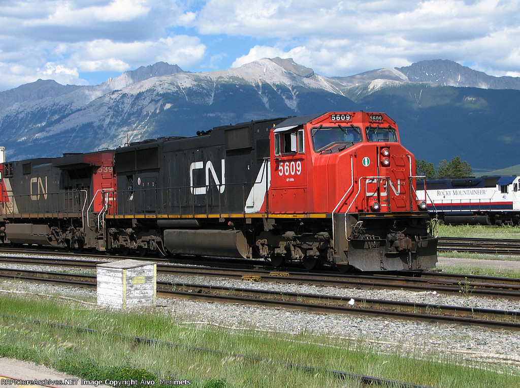 CN 5609 at Jasper